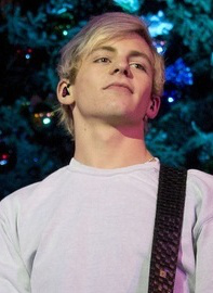 Astrology birth chart for Ross Lynch